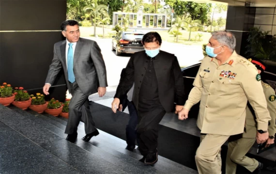 PM, Ministers visit ISI headquarters