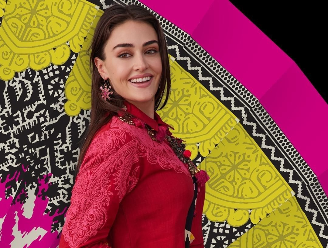 Pakistani actor to share screen with Turkish actress Esra Bilgic