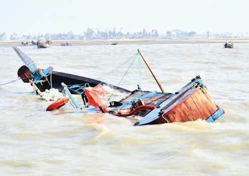 Boat capsizes in Indus River: 7 rescued, 2 still missing