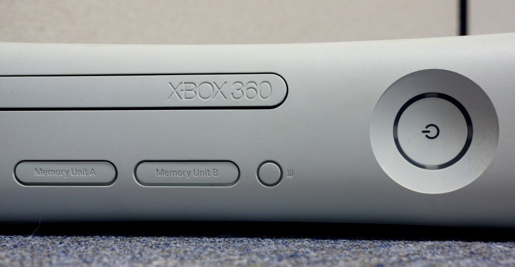 The Xbox 360 dashboard just got updated… to advertise newer Xboxes
