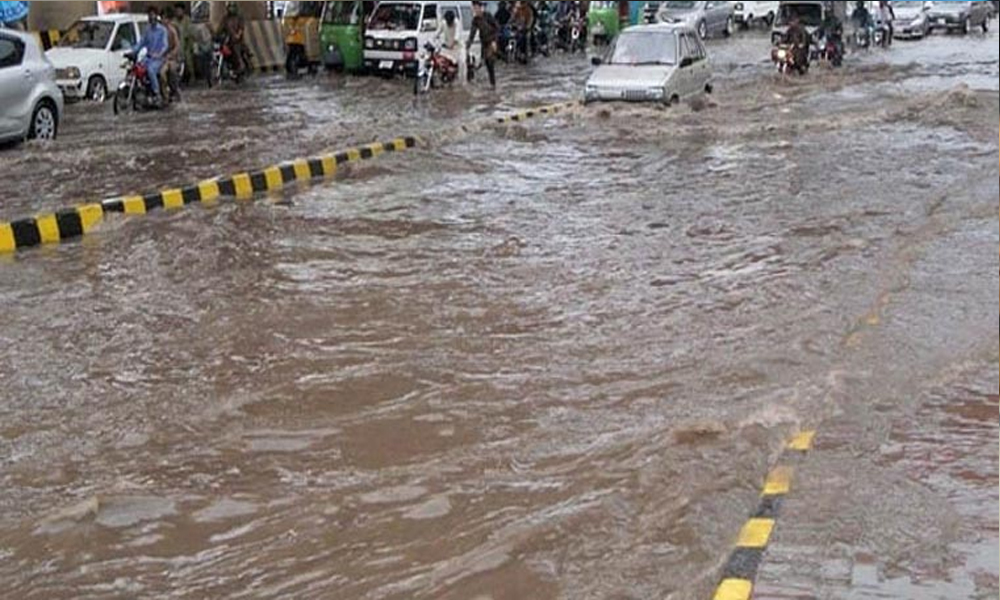 9th spell of monsoon: Heavy rain causes flooding in drains