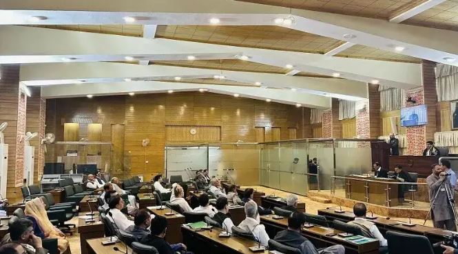 Faisal Rathore replaces Anwarul Haq as AJK PM after no no-confidence motion