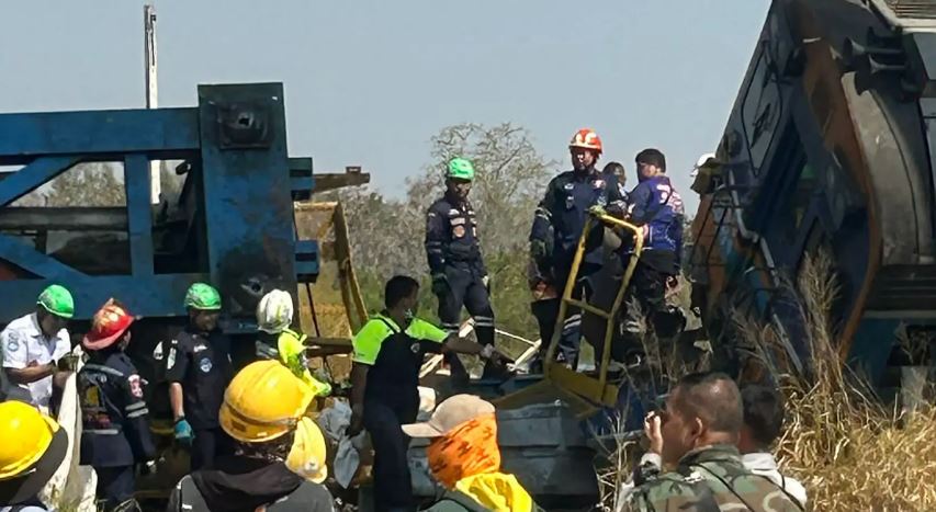 Death toll climbs to 31 after crane falls on train in Thailand