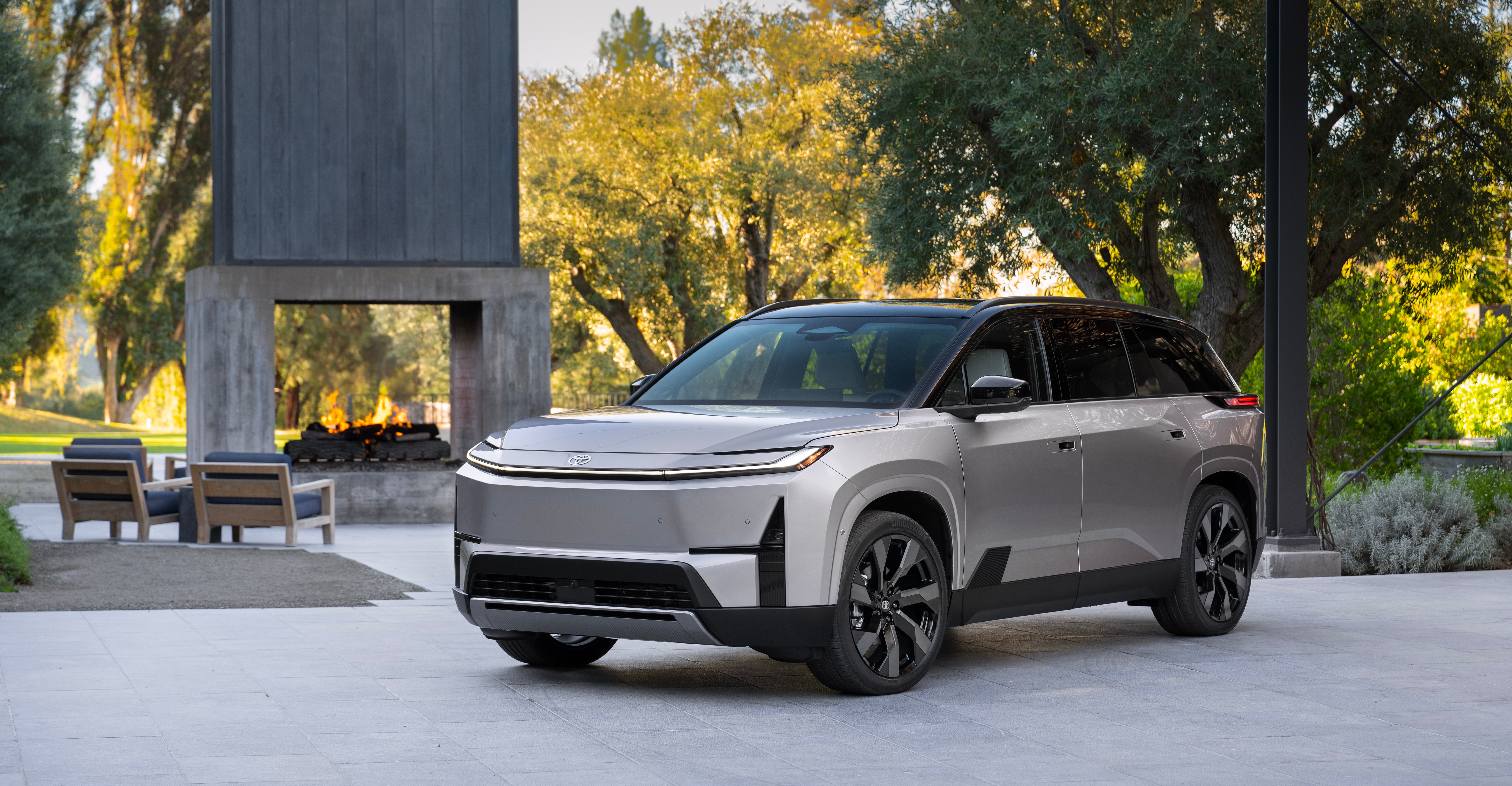The Toyota Highlander is now a three-row electric SUV with 320 miles of ...