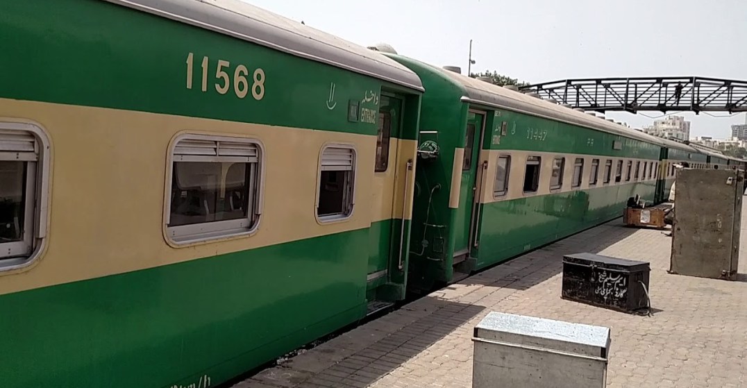 Railway employees receive advance payment for Eid-ul-Adha allowances