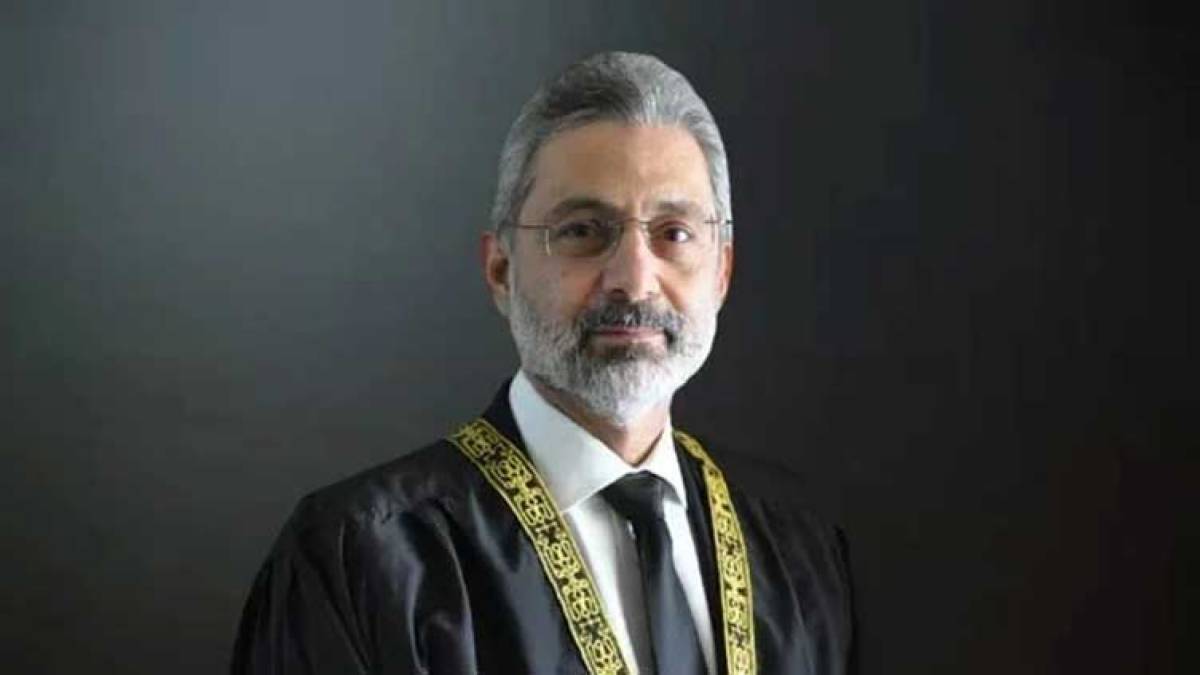 Justice Qazi Faiz Esa visits affected colony in Jaranwala alongside his ...