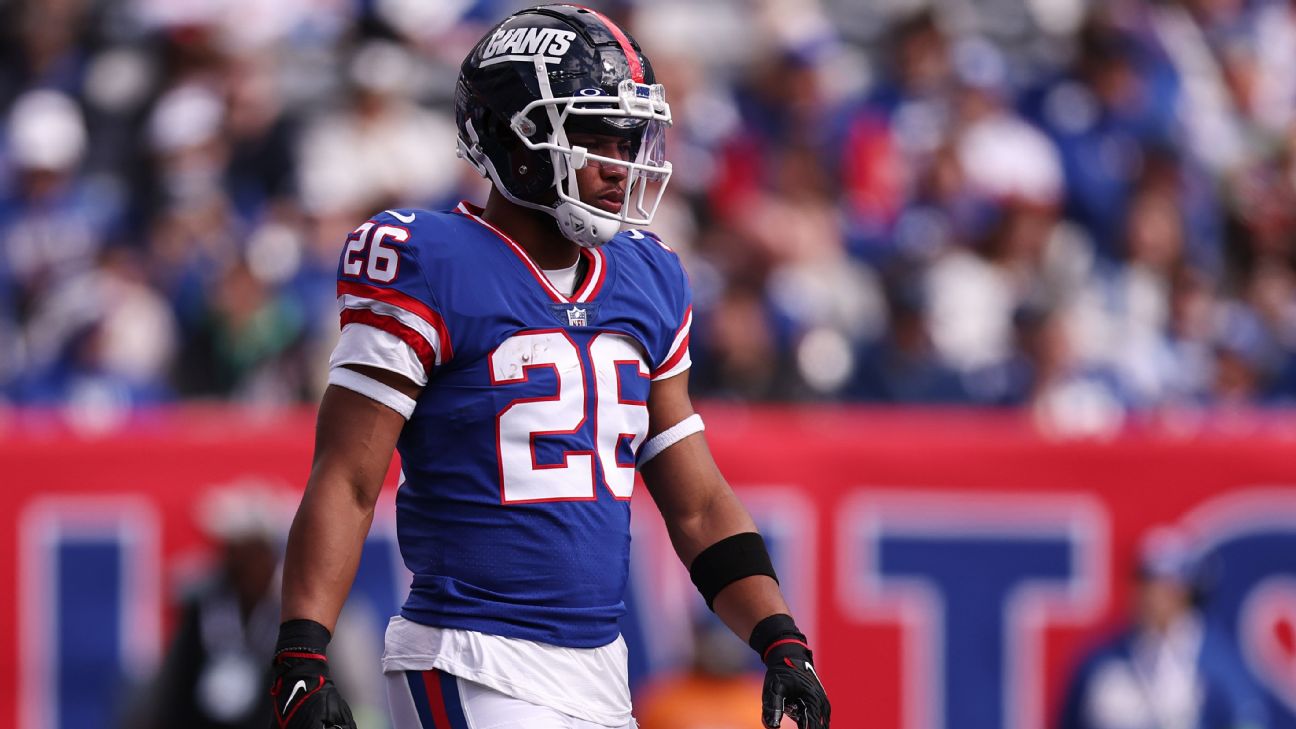Giants' Tyrod Taylor connects with Saquon Barkley for 32-yard TD ...